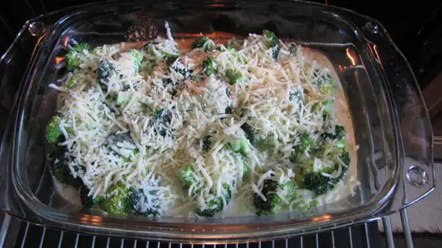 Anụ na broccoli, site na oven