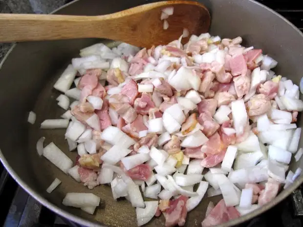 土豆砂鍋配肉和蘋果