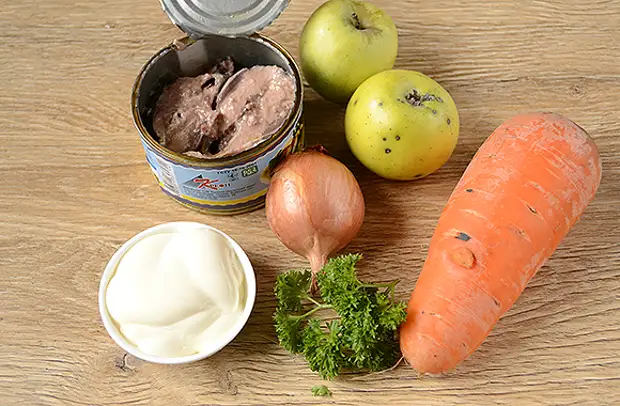 Canned fish appetizer with vegetables and apple