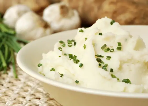 Puré de patatas con aceite de ajo