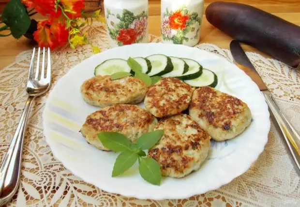 Inkukhu cutlets kunye eggplant