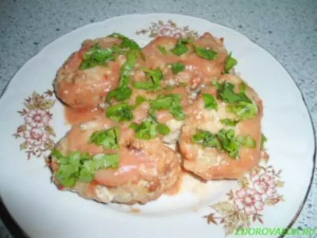 Møre fiskefrikadeller med sauce