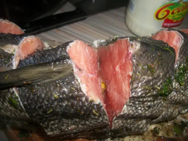 Coho salmon na pinalamanan na inihurnong!