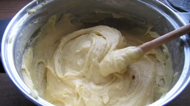 Custard oruka pẹlu curd ipara