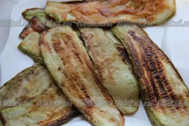 Zucchini roll miaraka amin'ny voatabia