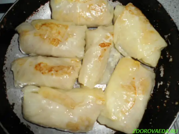 durƙusad da kabeji Rolls a cikin tanda