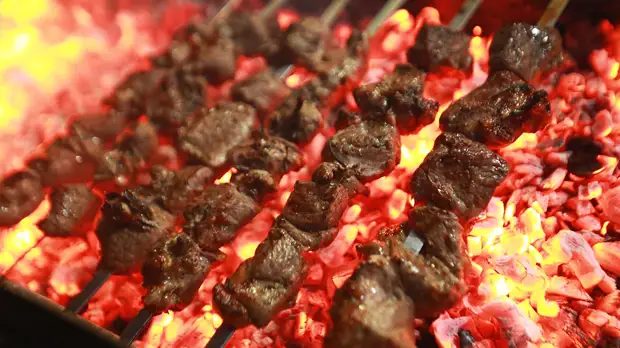 Interessant Fakten iwwer Kebab déi Iech iwwerraschen