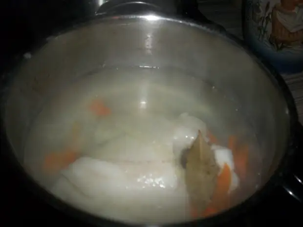 Cod halibut ilə borscht Köhnə üsulla, orada, orada, sobadan kompüterə sürətlə rəqs edin və hər şey 7 saniyədir və işiniz bitdi! ...