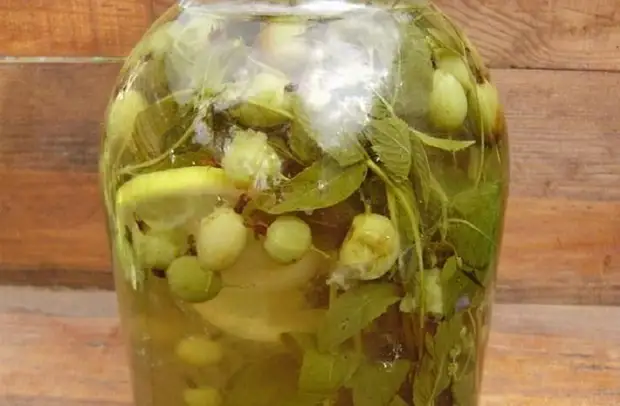 Gooseberry compote 