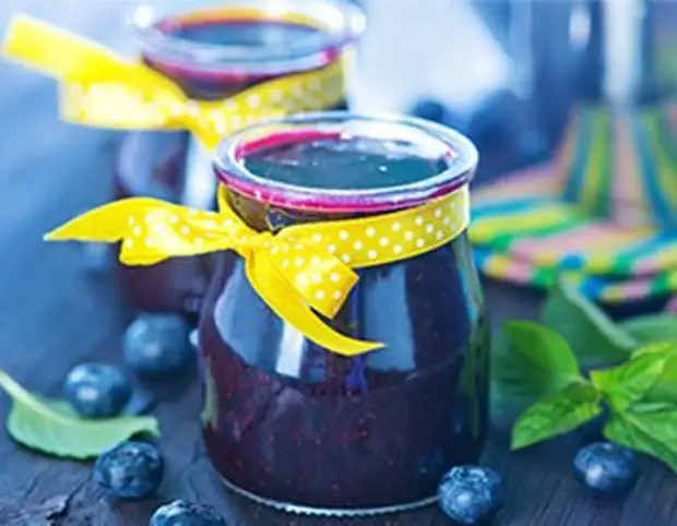 Selai blueberry: resep cepat untuk musim dingin