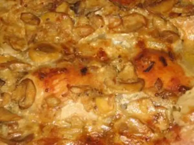 Khoho e nang le li-mushroom sauce