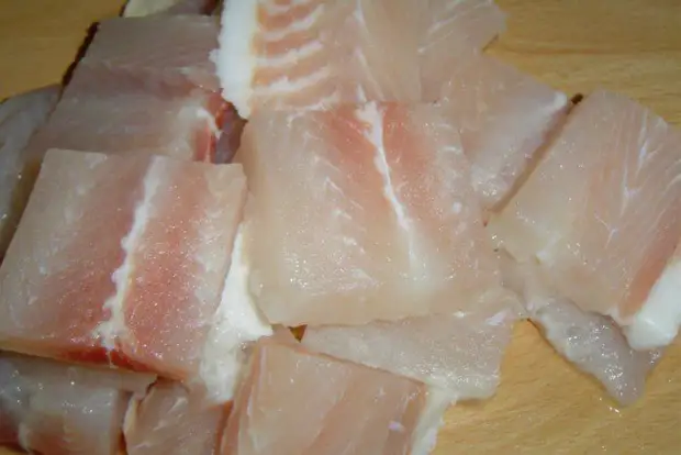 Lightly salted cod - daim ntawv qhia Portuguese rau salting ntses