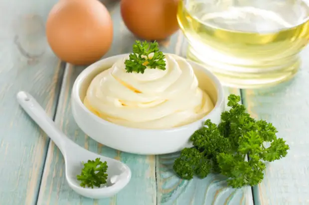 De geschiedenis van nieuwjaarsgerechten: gevulde eieren en mayonaise