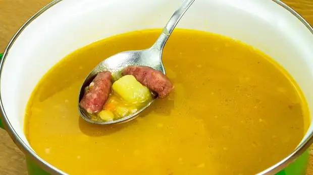 com fer una sopa de pèsols amb crutones