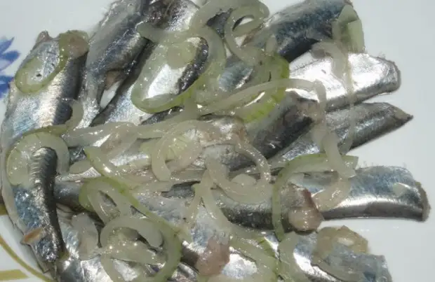 Ang labing kaayo nga capelin ug herring snacks