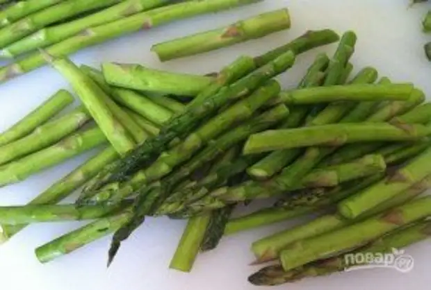 Spargel mat frittéiert Champignonen - Foto Schrëtt 2